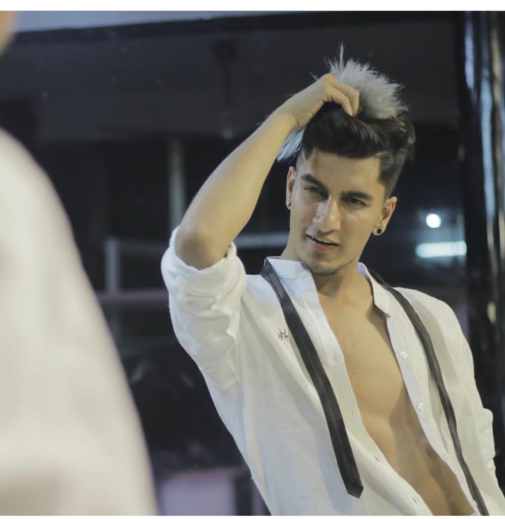 Ashish Bhatia's Biography,Splitsvilla,Roadies,Dancer,Wiki, & More Facts