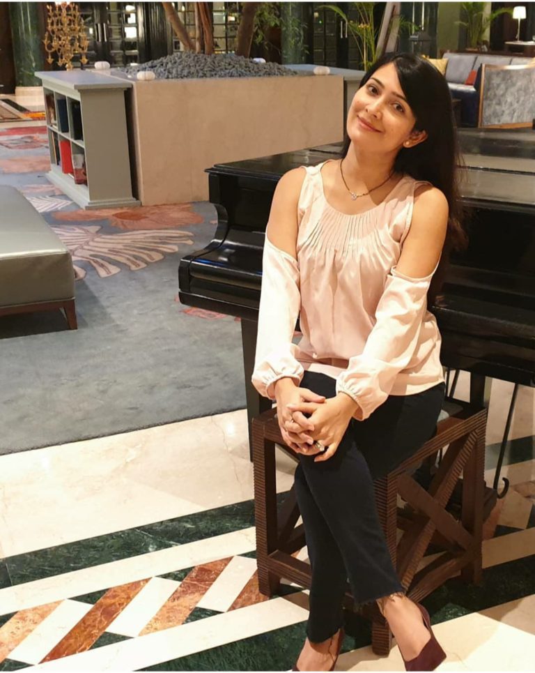 Radhika Pandit Photos, Movie list, Facebook, Age, Biography, Wiki, Height