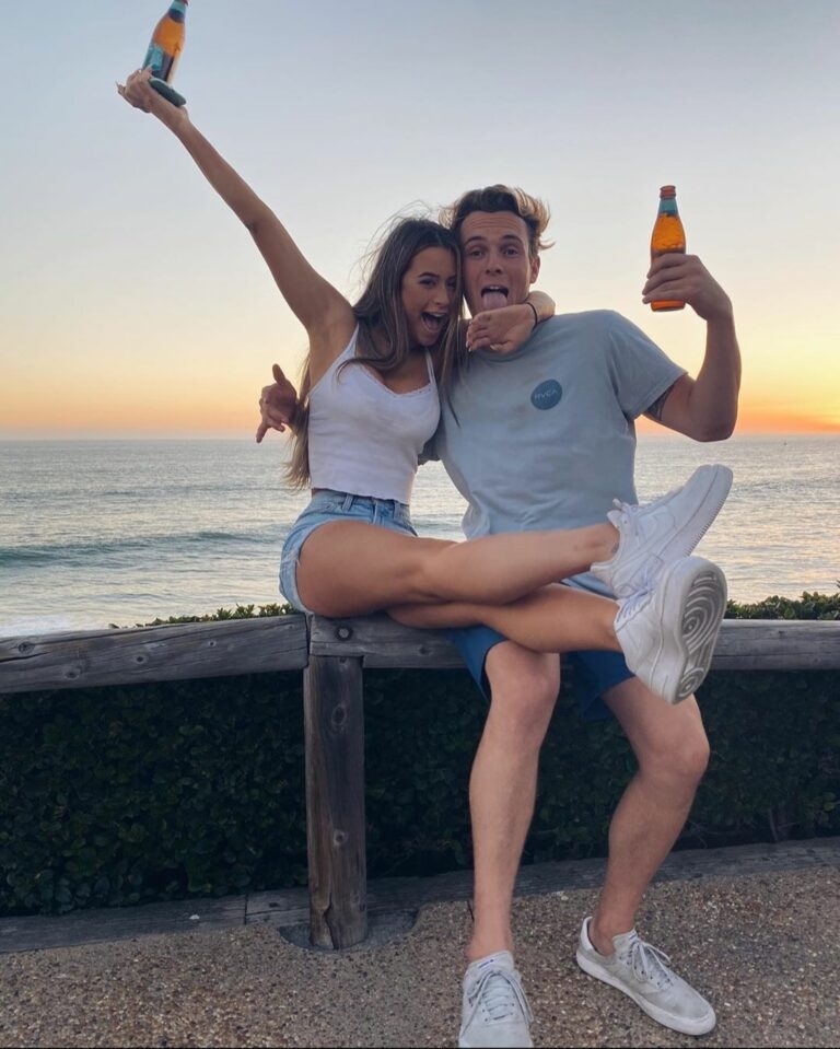 Model Emily Elizabeth Biography, Age, Wiki, Bio, Info, Details, Birthday