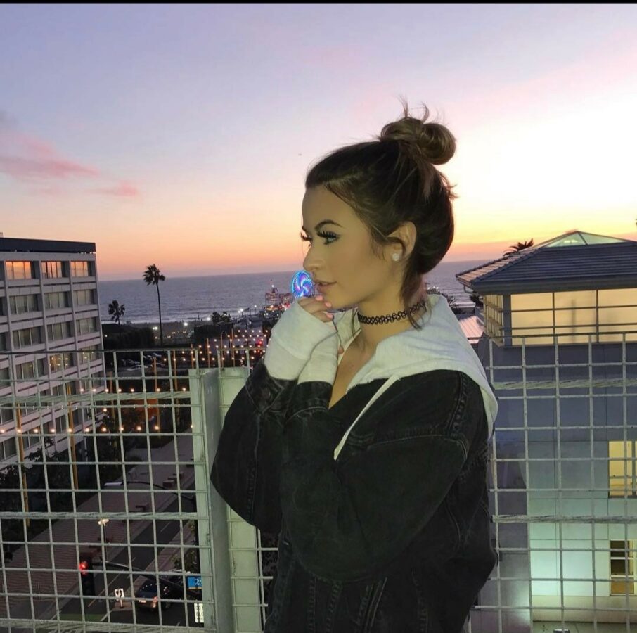 Model Emily Elizabeth Biography, Age, Wiki, Bio, Info, Details, Birthday