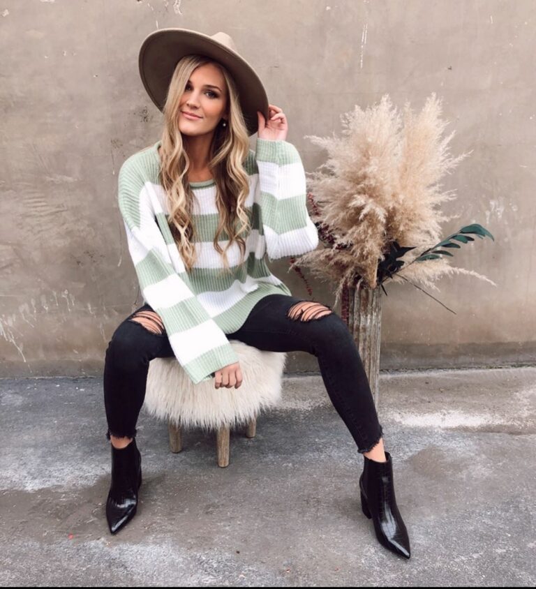 Allie Dunn Model Biography, Age, Wiki, Height, Bio, Info, Birthday ...