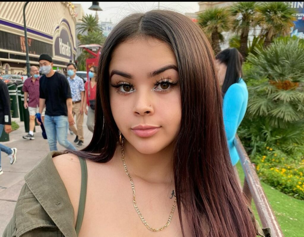 Rubi Riot (Instagram Model) Bio, Wiki, Age, Height, Info, Details ...