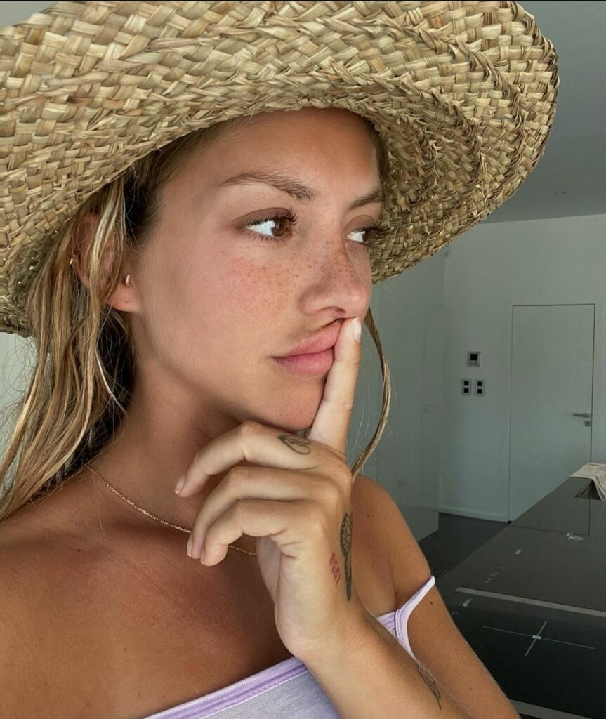 Pauline Tantot (Model) Wiki, Bio, Age, Height, Family, Info, Details