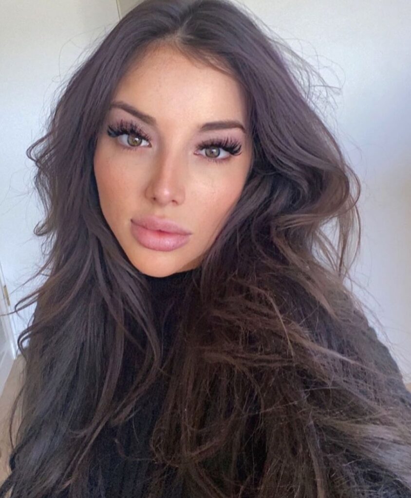 Bella Rassin (Model) Wiki, Biography, Age, Height, Info, Net Worth