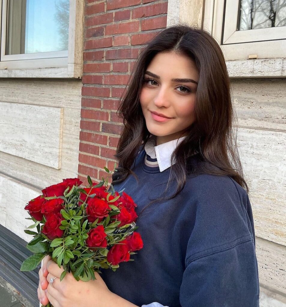 Xenia Godia Wiki, Biography, Age, Height, Info, Details